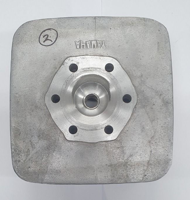 KT100S CYLINDER HEAD SAND CAST S/HAND no 2